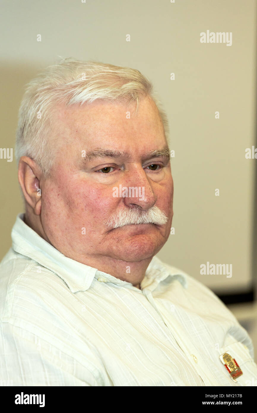 Polish president lech walesa hi-res stock photography and images - Alamy