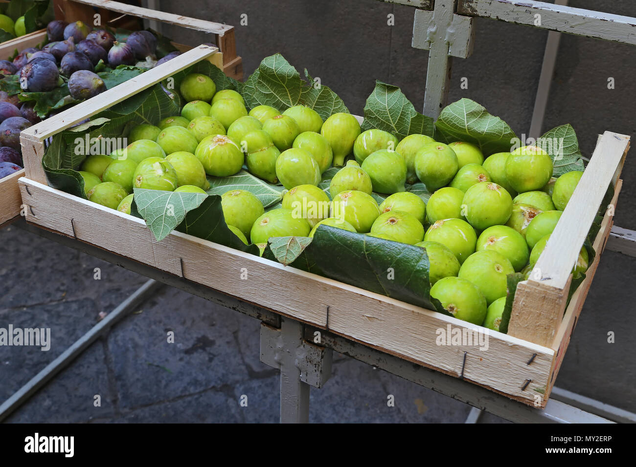 Fresh green figs hi-res stock photography and images - Alamy