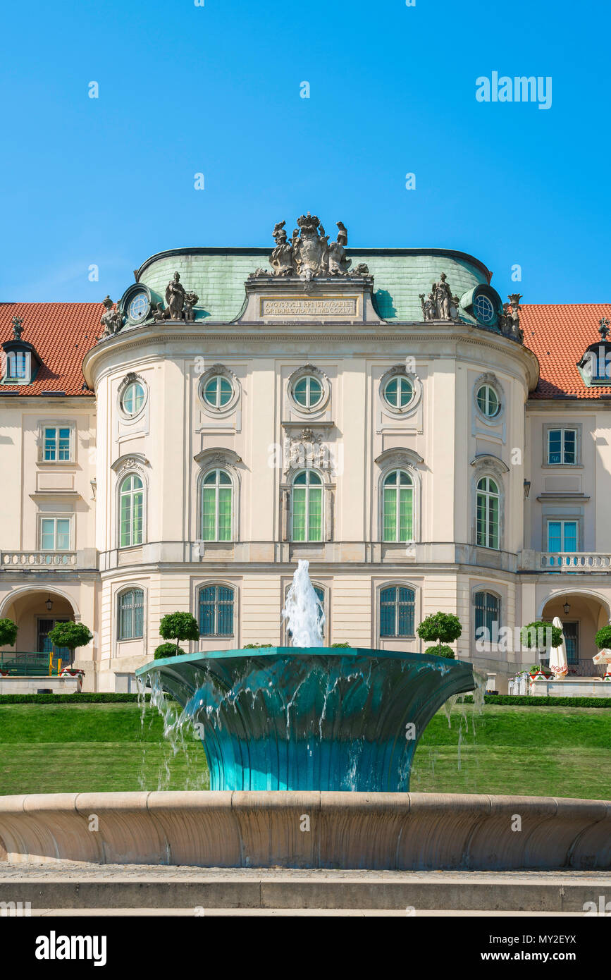 Royal castle gardens hi-res stock photography and images - Alamy