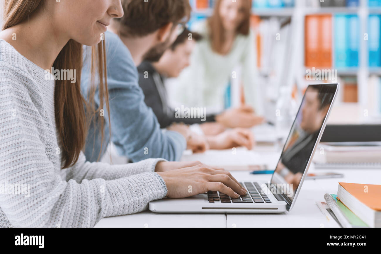Office workers hi-res stock photography and images - Alamy