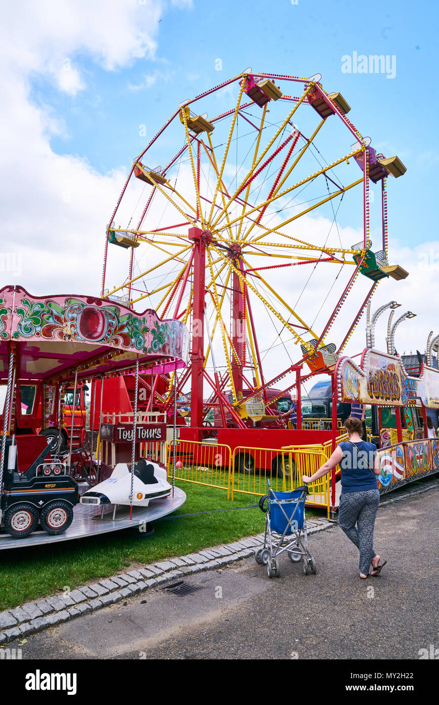 Haunted house fairground ride hi-res stock photography and images - Alamy