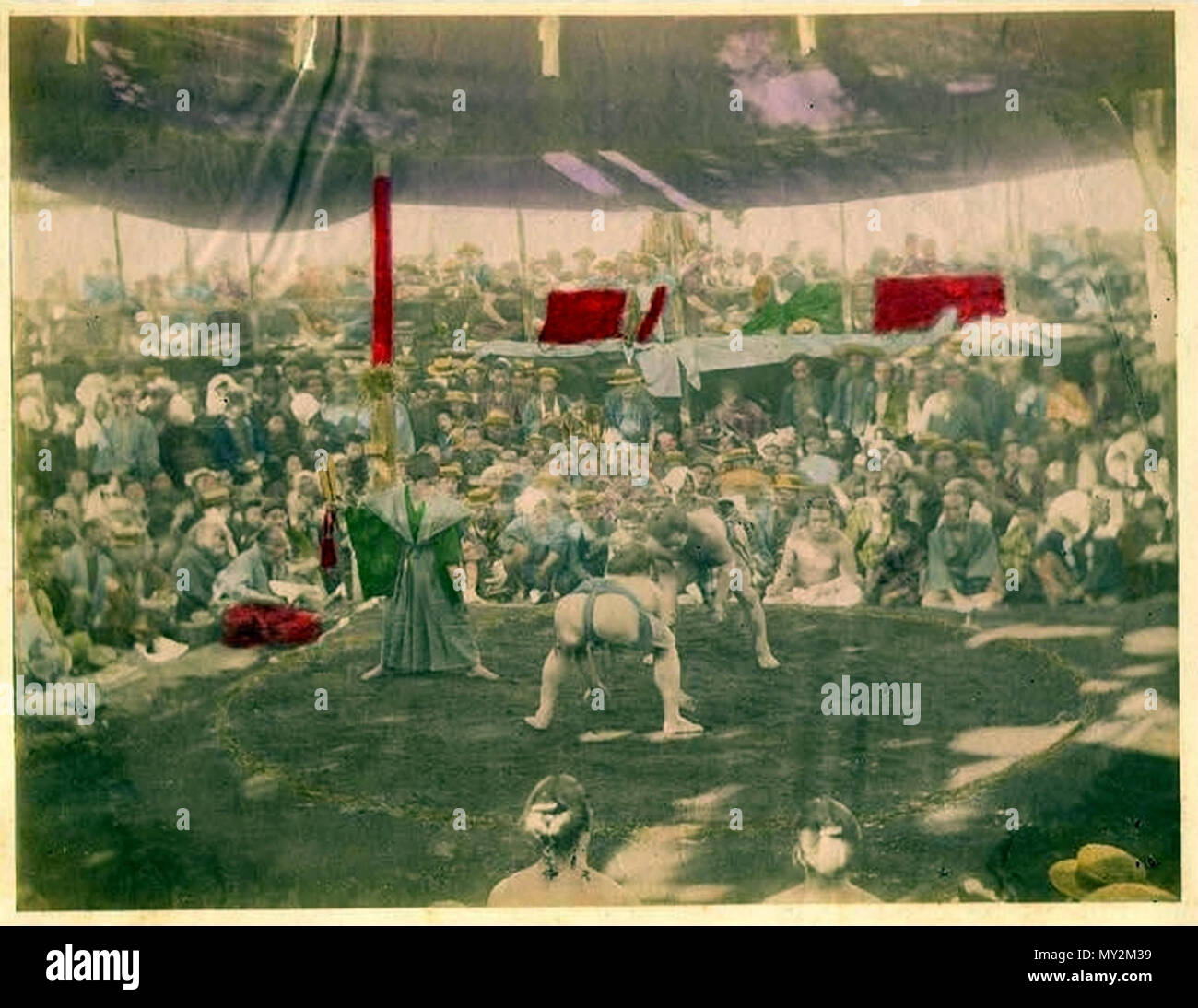 Wrestling bout sumo hi-res stock photography and images - Alamy