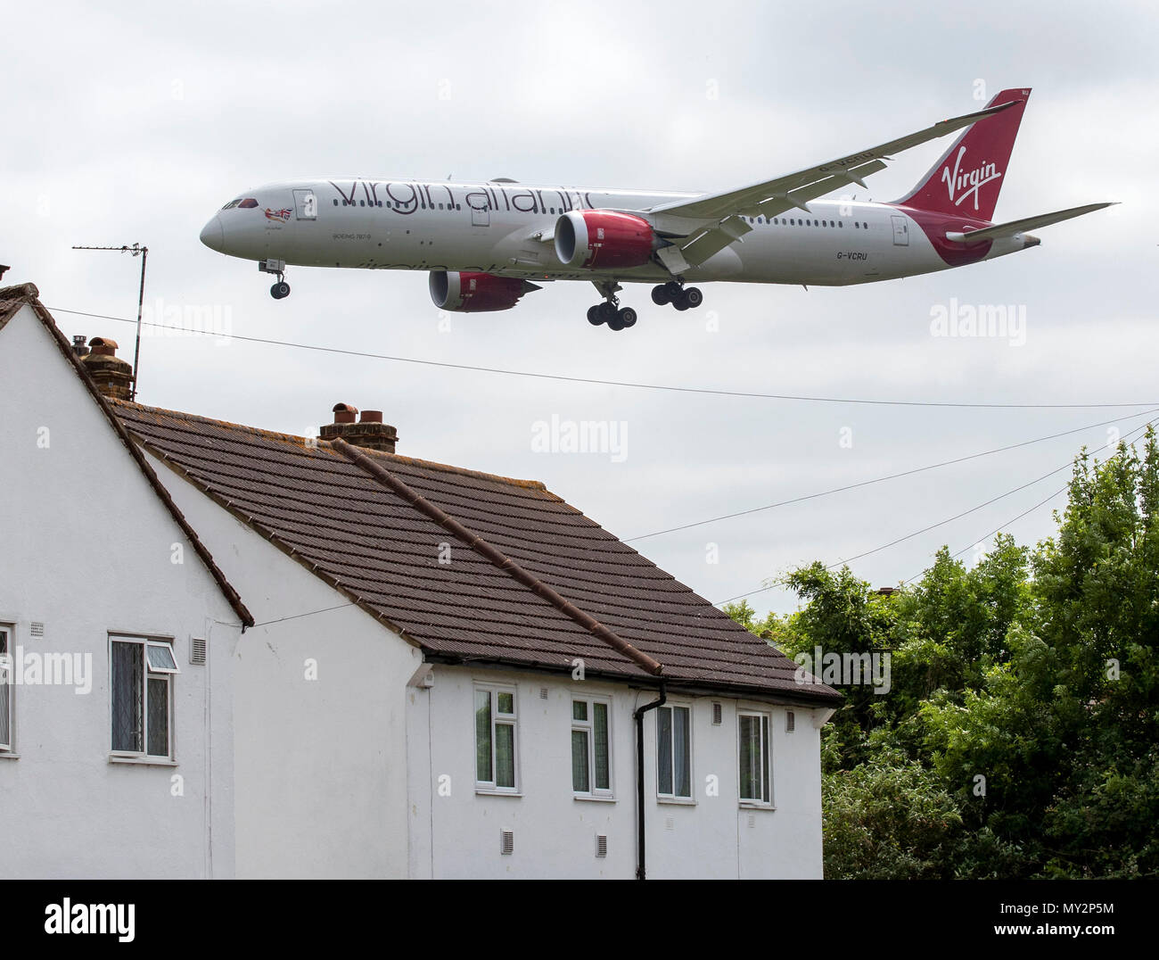 Longford village hi-res stock photography and images - Alamy