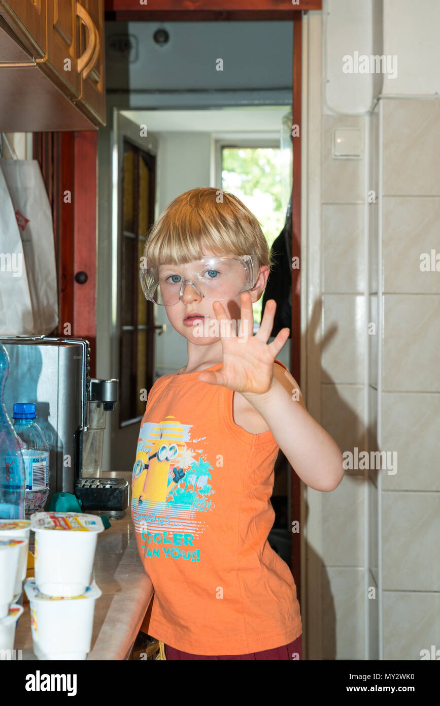 Outdoor kitchen with child hi-res stock photography and images - Alamy