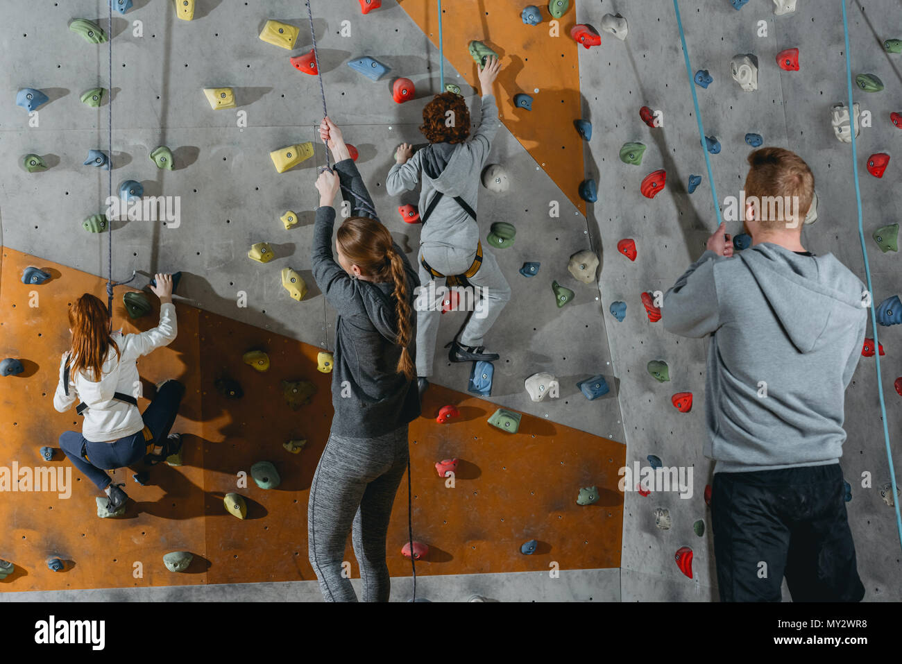 Kids climbing ropes hi-res stock photography and images - Alamy