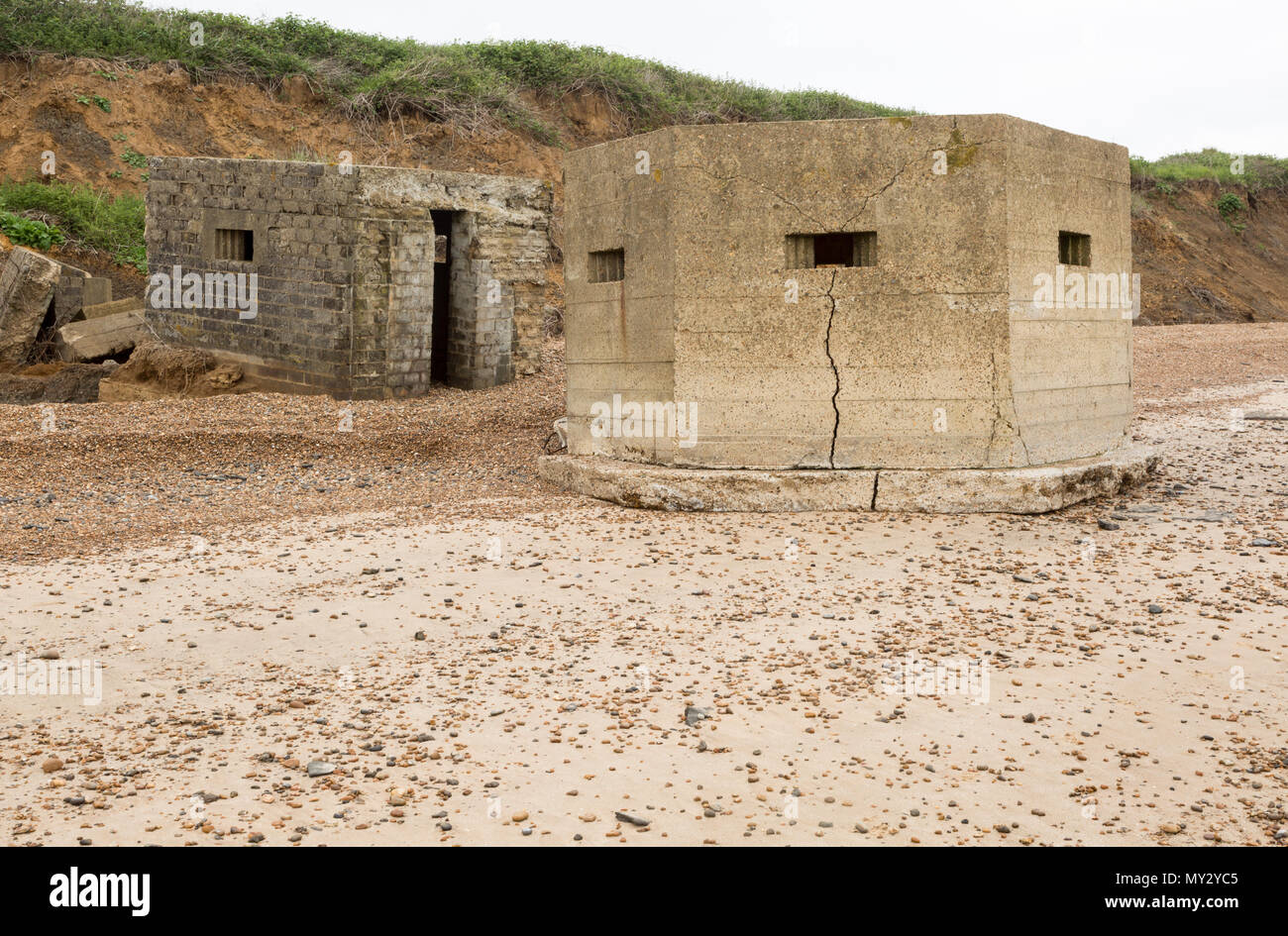 old-wartime-pillboxes-second-world-war-anti-invasion-defences-bawdsey