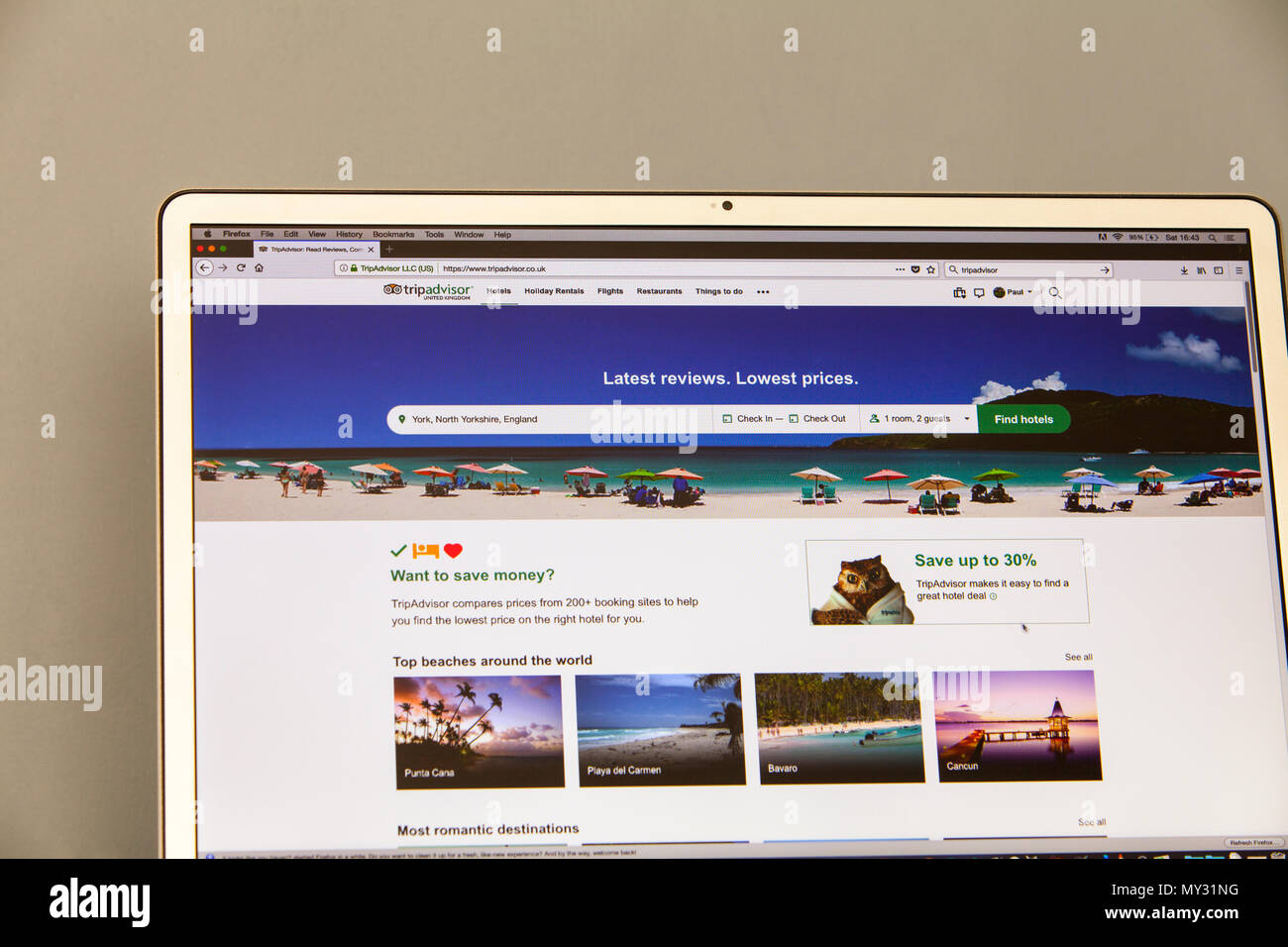 Reviews logo hi-res stock photography and images - Alamy