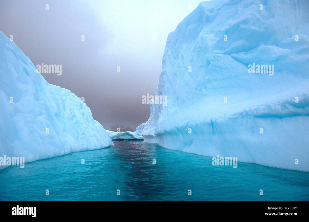 Iceberg pleneau island hi-res stock photography and images - Alamy