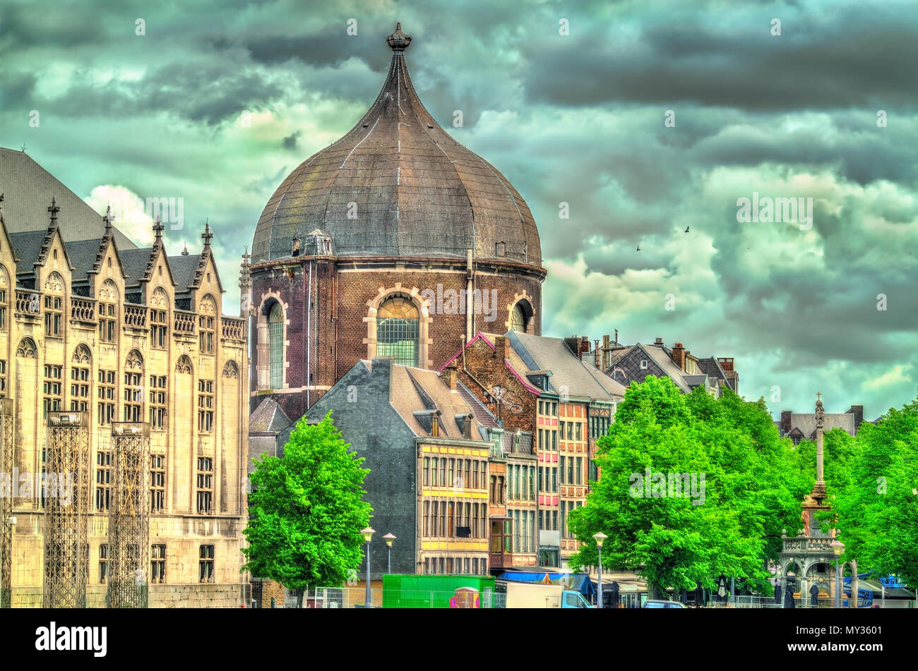 Liege cathedral hi-res stock photography and images - Alamy