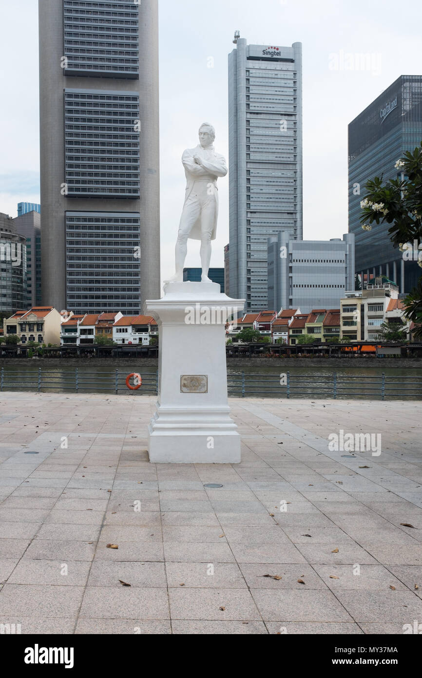 Raffles statue sir stamford raffles hi-res stock photography and images ...