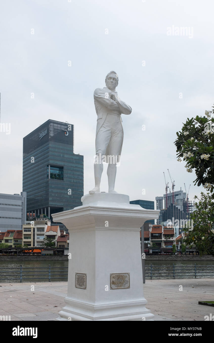Raffles statue sir stamford raffles hi-res stock photography and images - Alamy