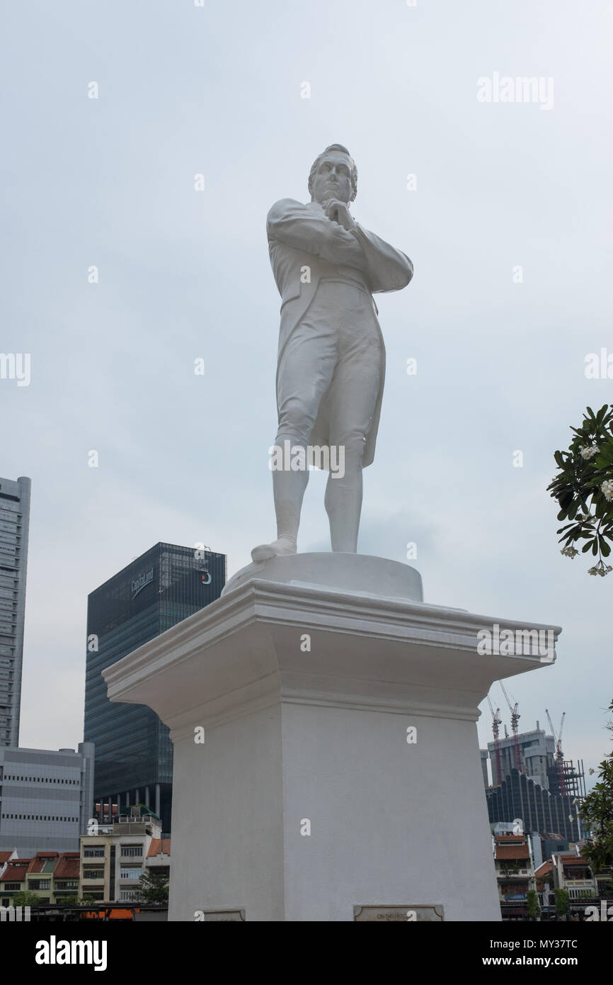 Raffles statue sir stamford raffles hi-res stock photography and images - Alamy