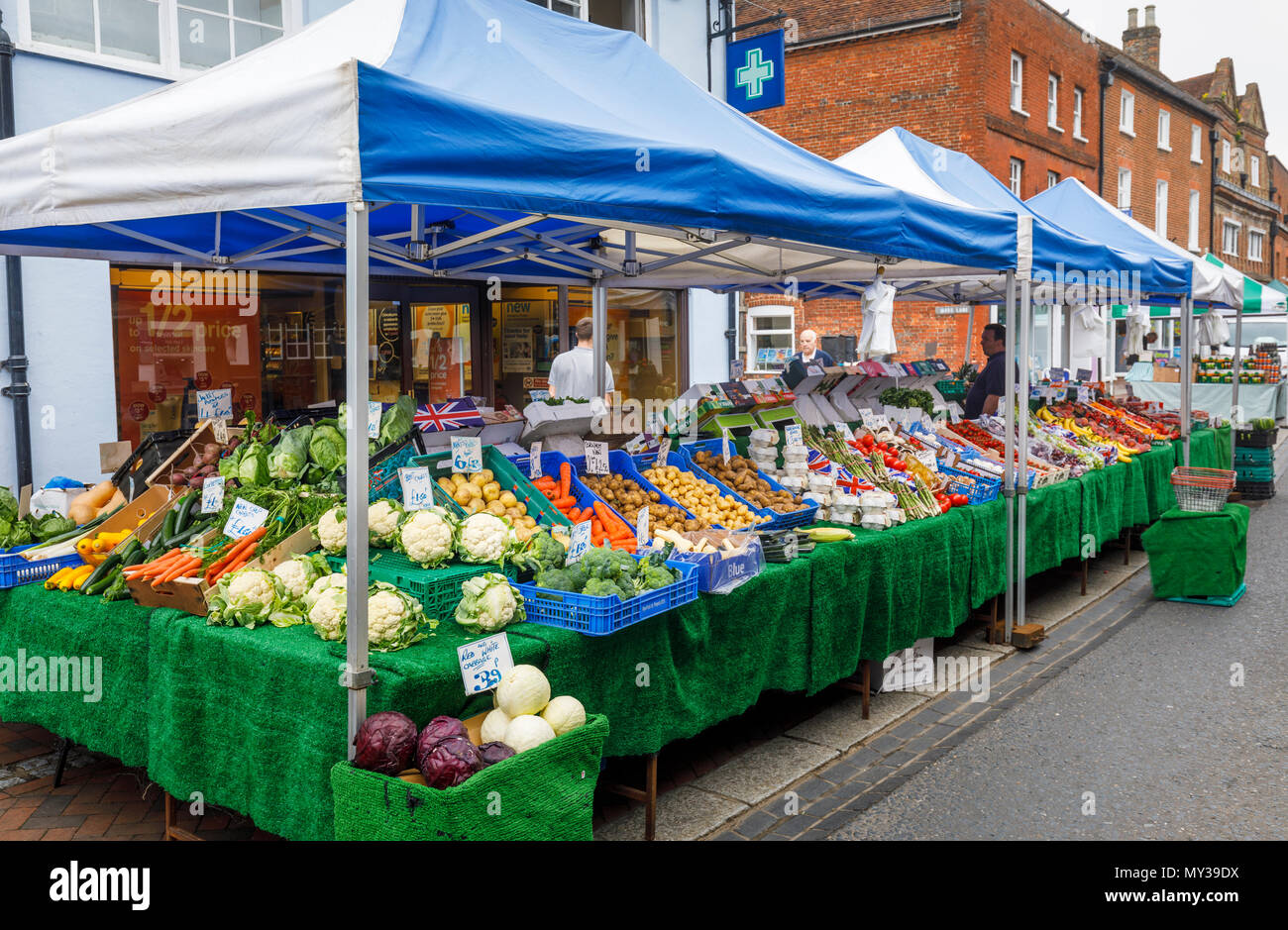 Fruit & vegetable stall in the weekend traditional farmers market in ...