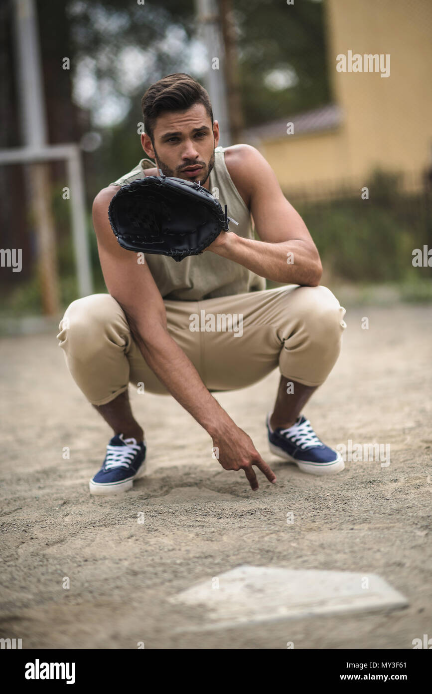 Baseball Player Ready Catch Ball Stock Photos & Baseball Player Ready ...