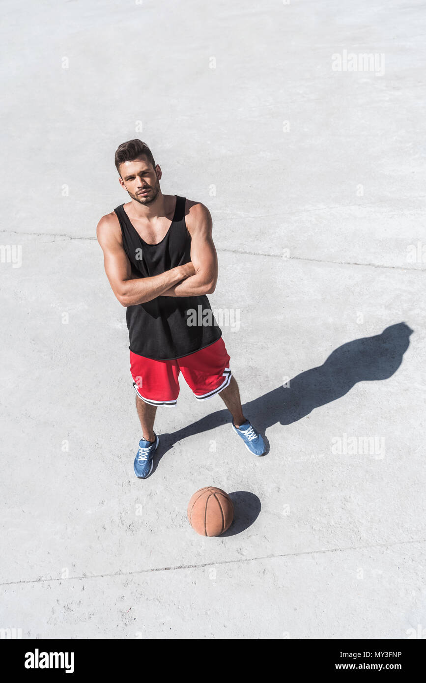 Basketball player standing hi-res stock photography and images - Alamy