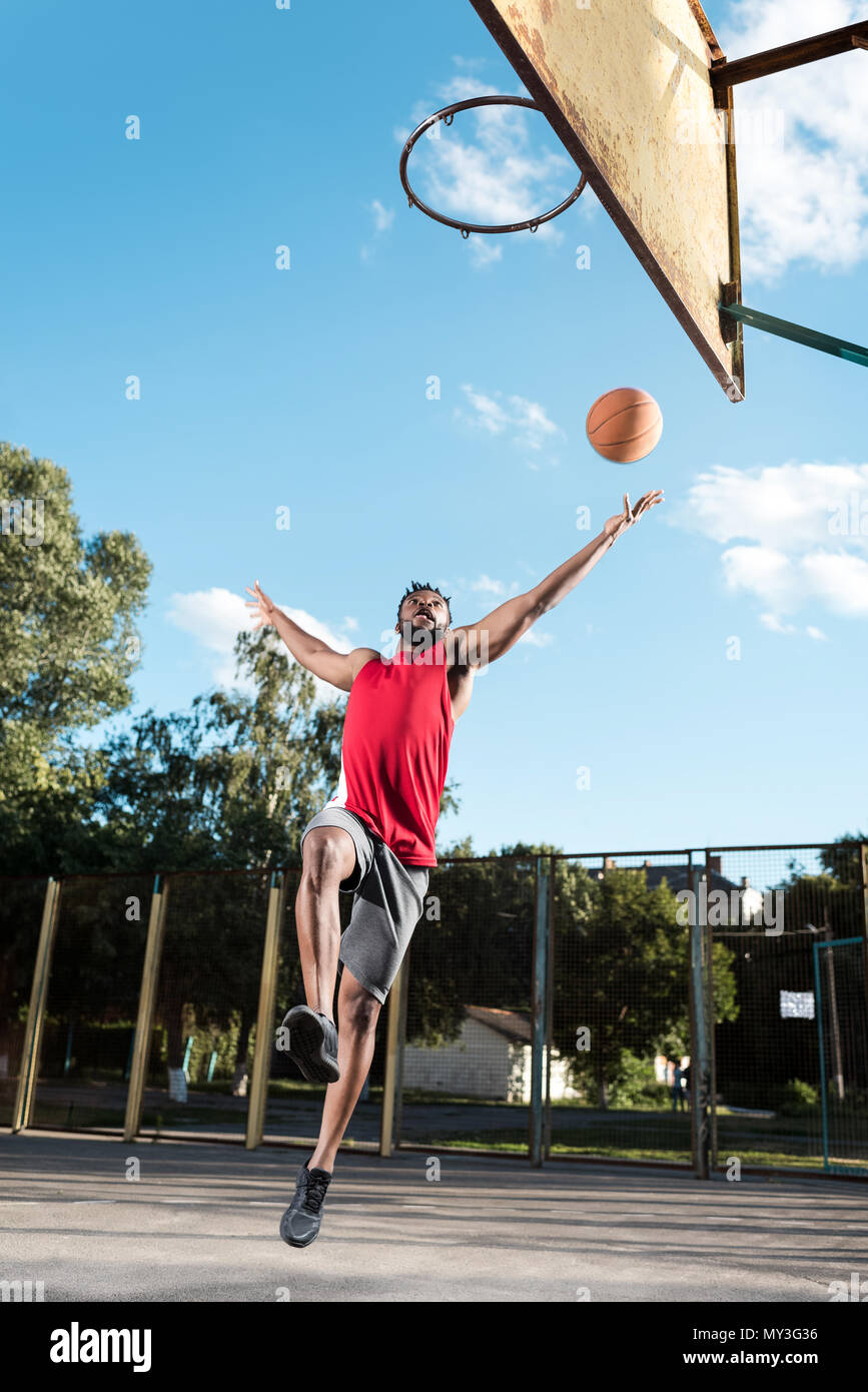 American basketball player hi-res stock photography and images - Alamy