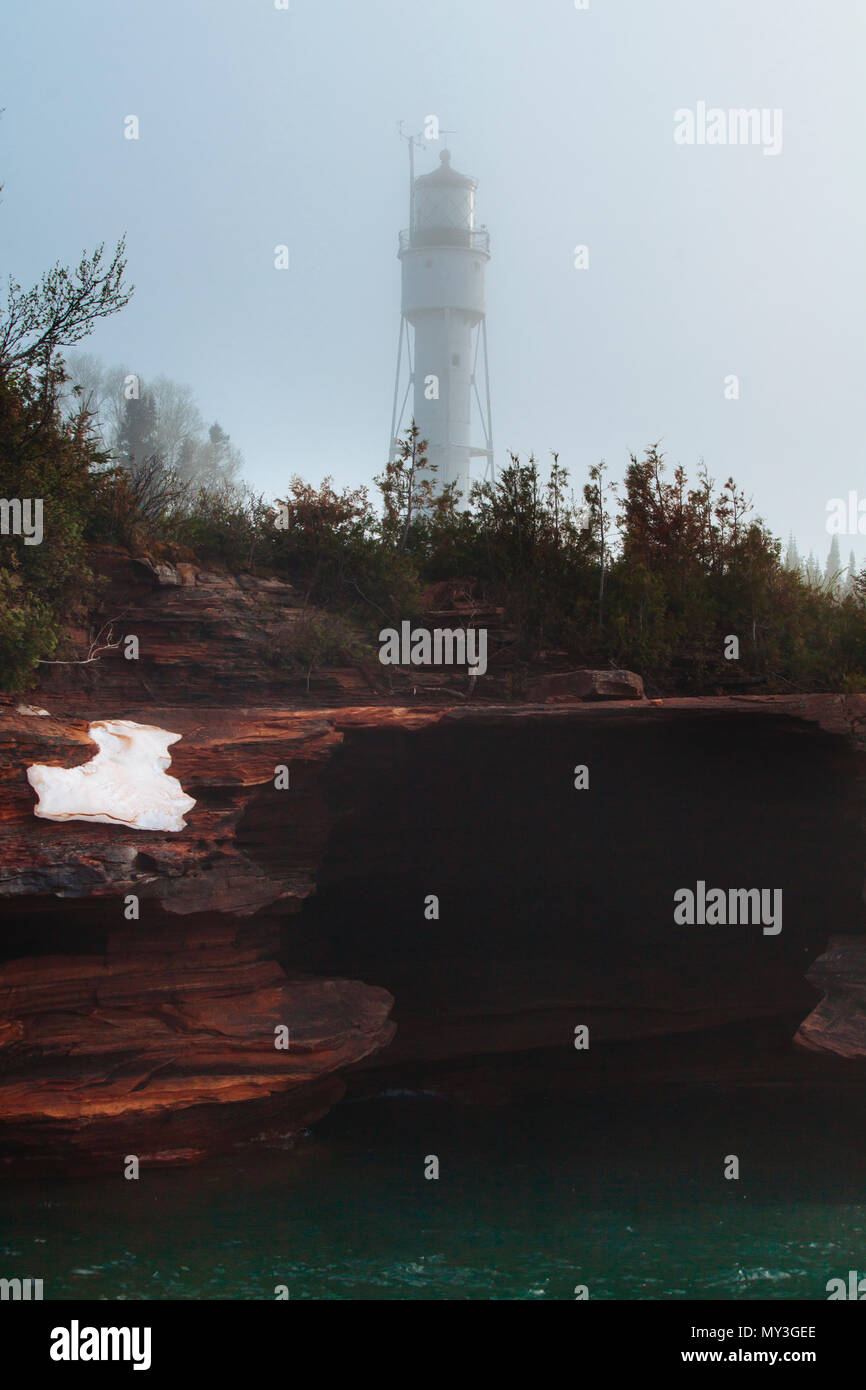 Devil's Island Lighthouse on Lake Superior and the Apostle Islands ...