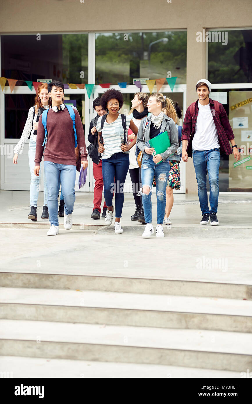 College students walking on campus between classes Stock Photo - Alamy