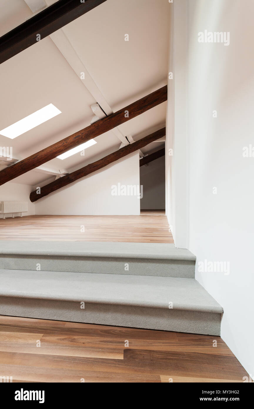 Empty house hi-res stock photography and images - Alamy