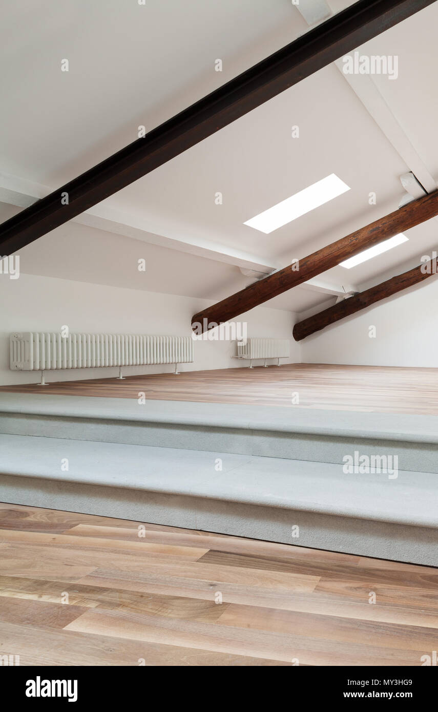 Interior nice loft, wide empty room Stock Photo - Alamy