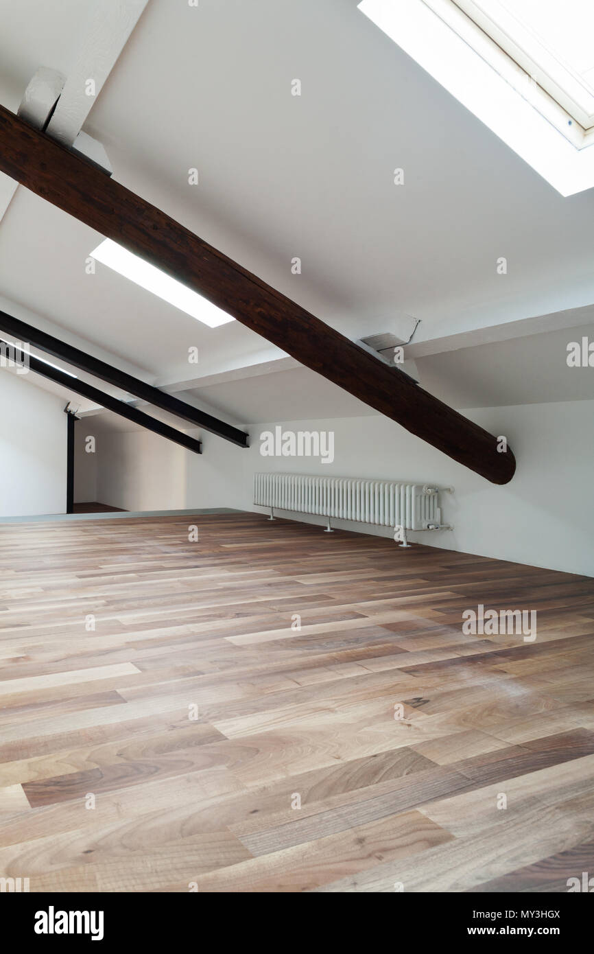 Interior nice loft, wide empty room Stock Photo - Alamy