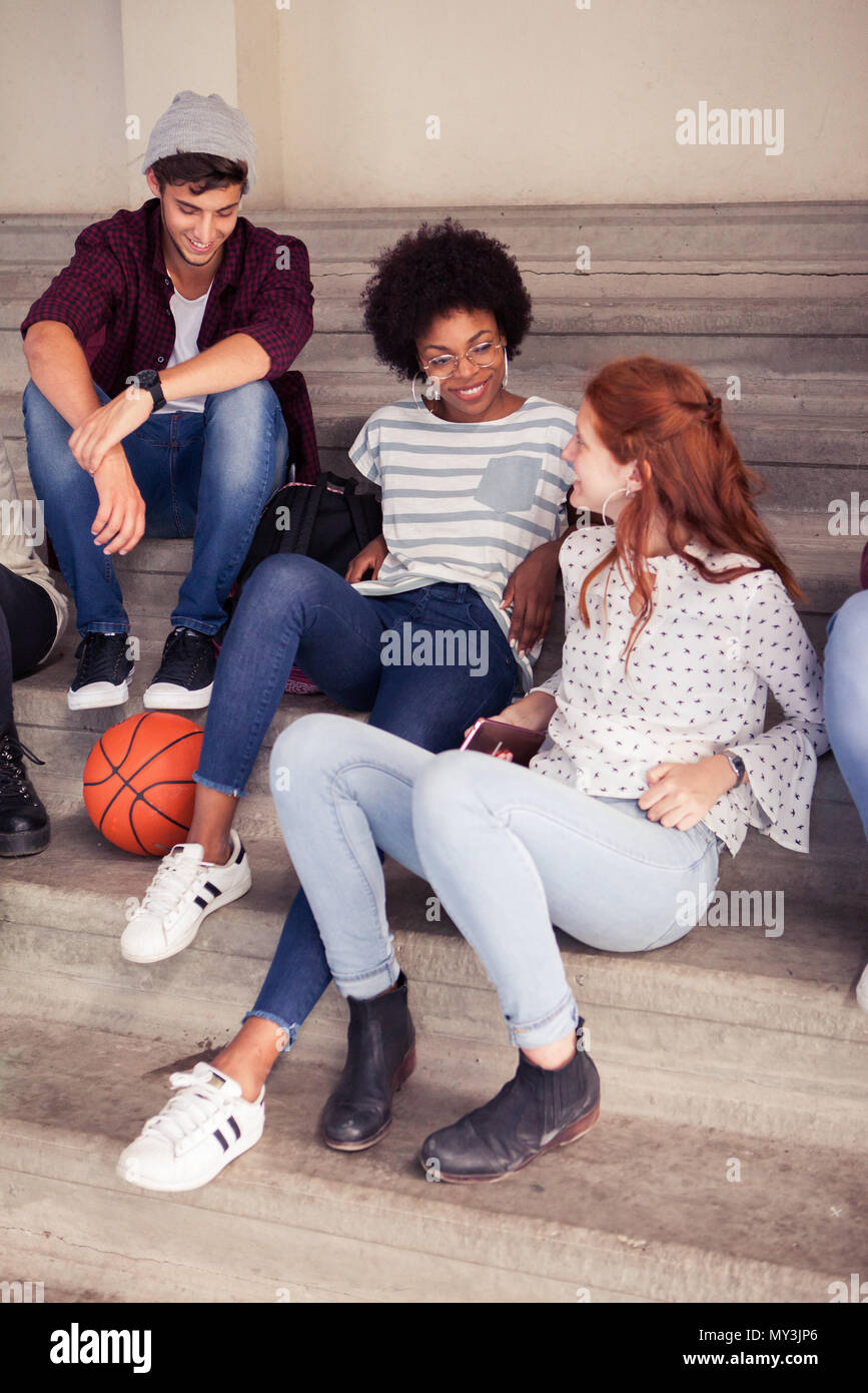 Three friends hanging out hi-res stock photography and images - Alamy