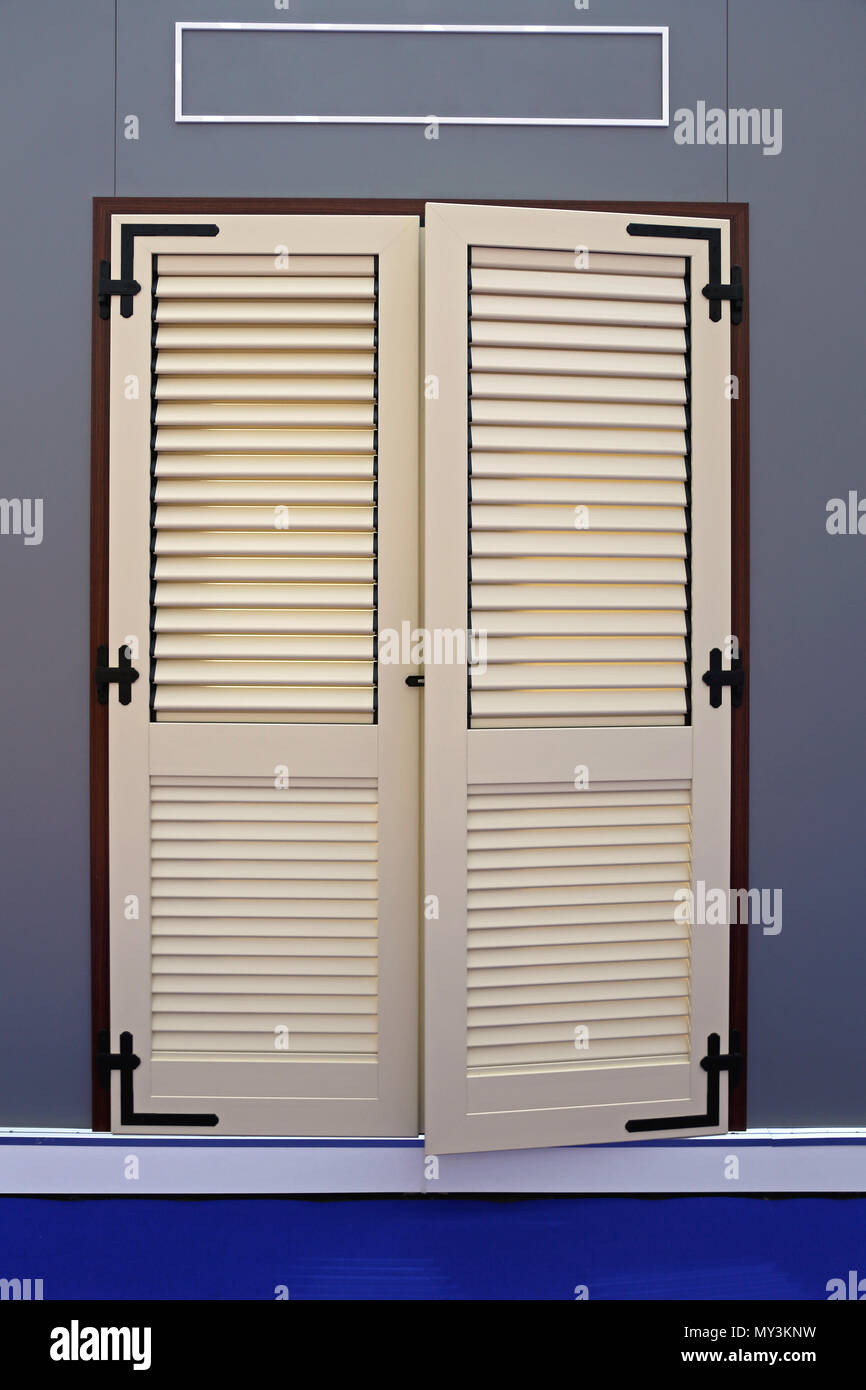 Closed double door shutters hi-res stock photography and images - Alamy