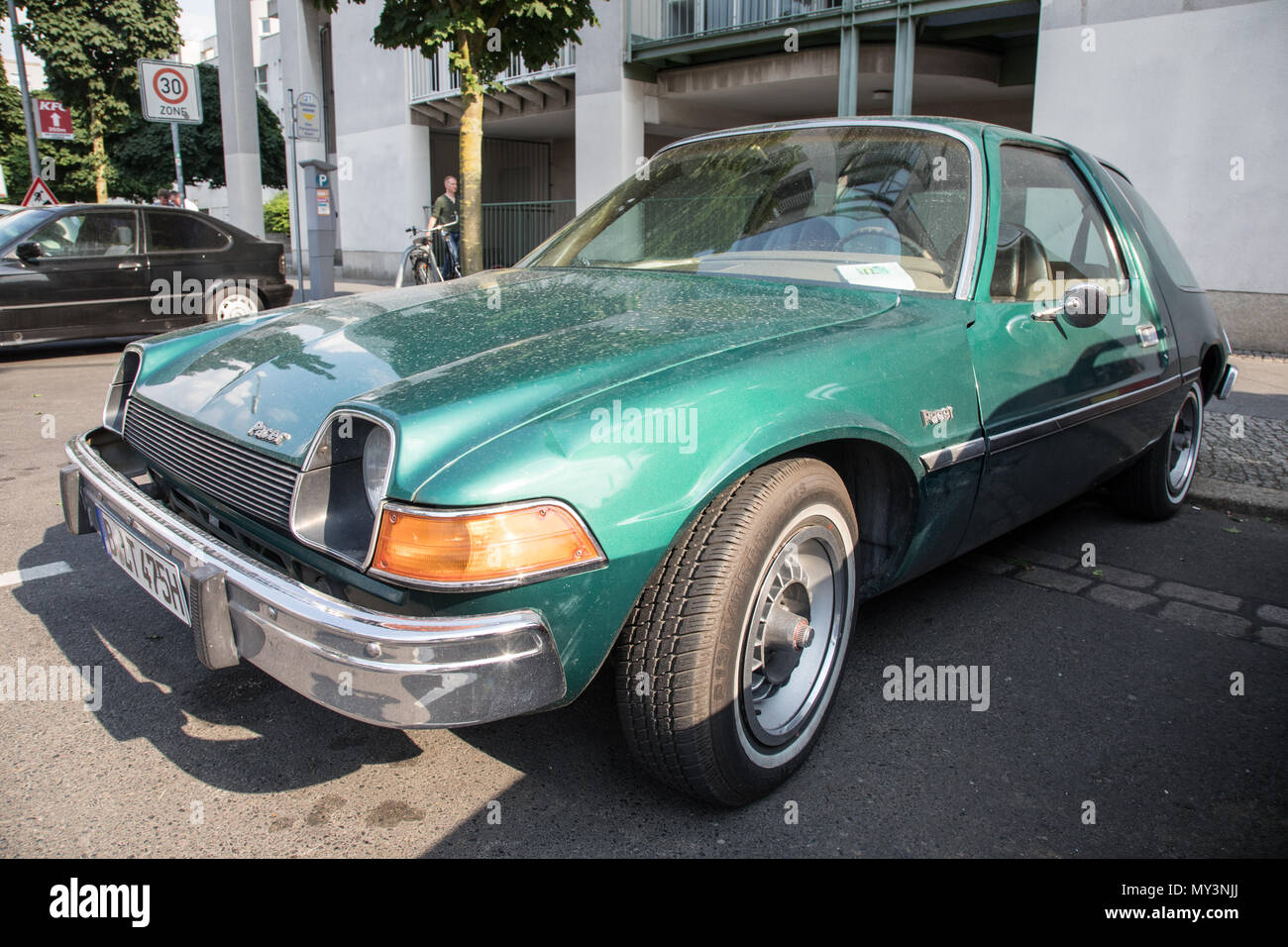 Berlin classic cars hi-res stock photography and images - Alamy