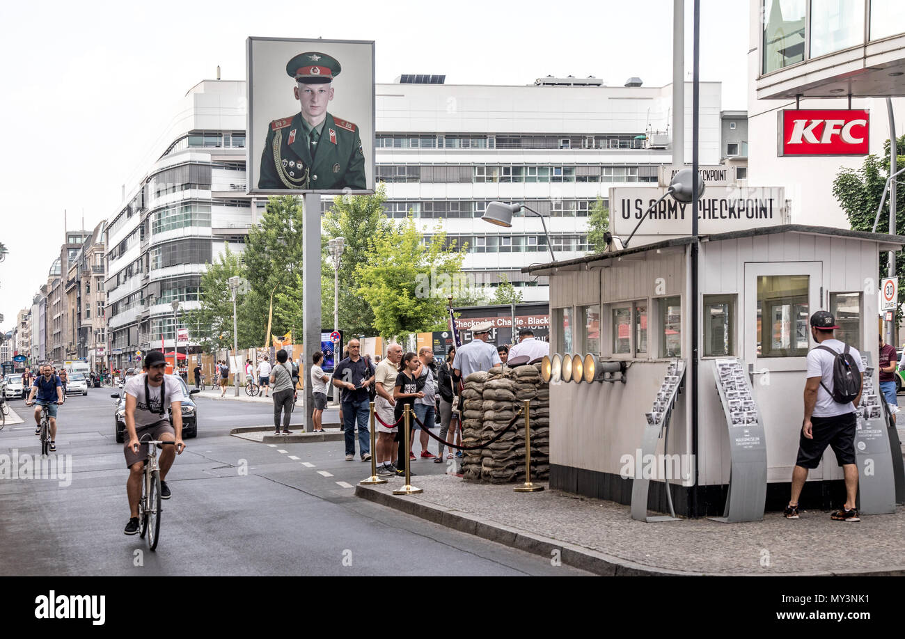 Checkpoint Charlie Berlin Germany Stock Photo - Alamy