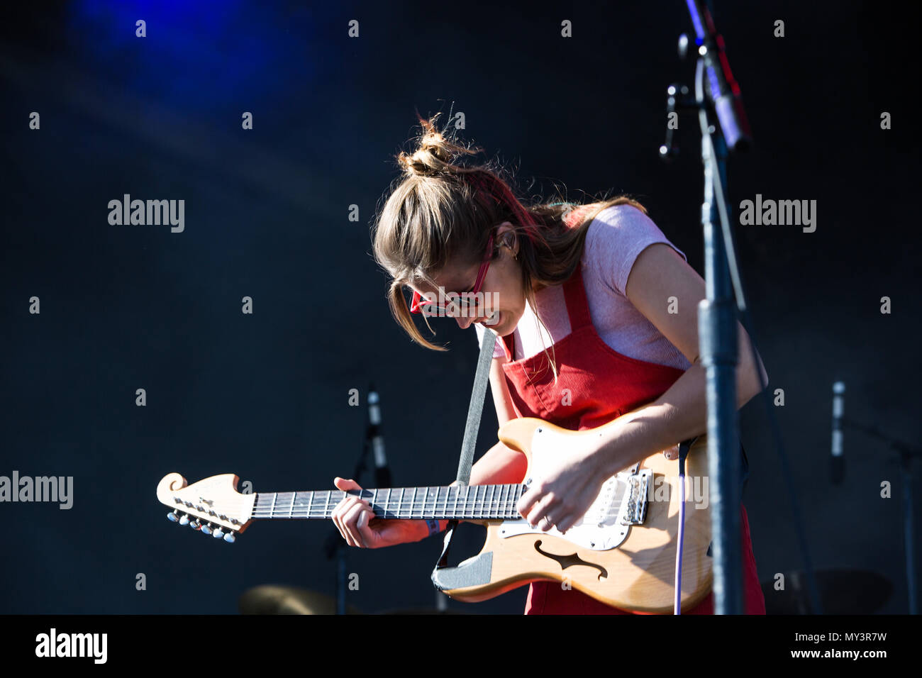 Hannah joy singer hi-res stock photography and images - Alamy