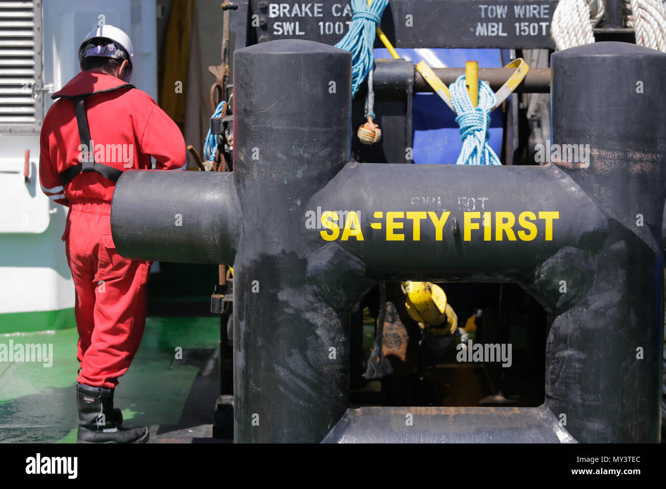 First tugboat hi-res stock photography and images - Alamy
