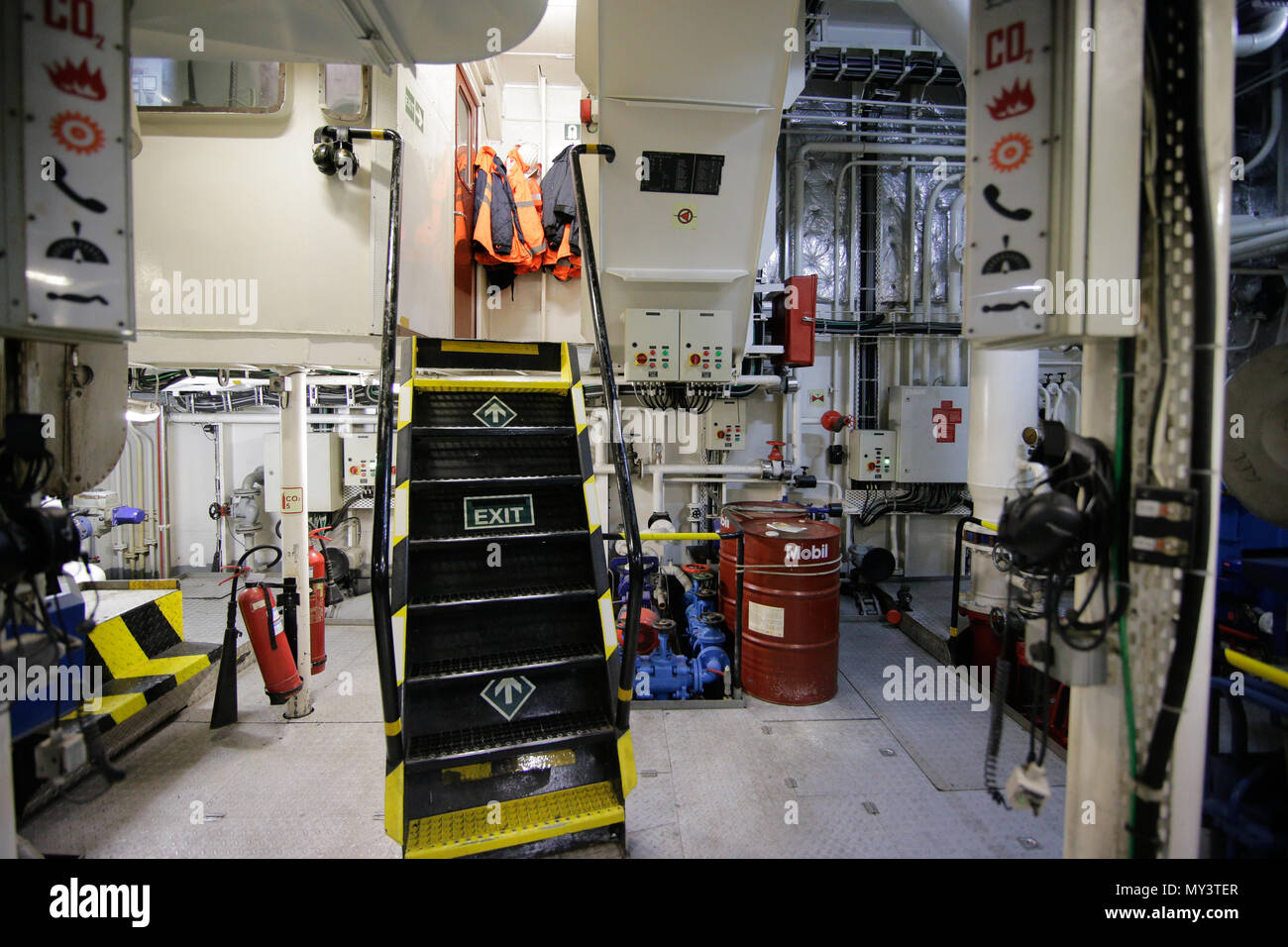 Oil refinery control room hi-res stock photography and images - Alamy