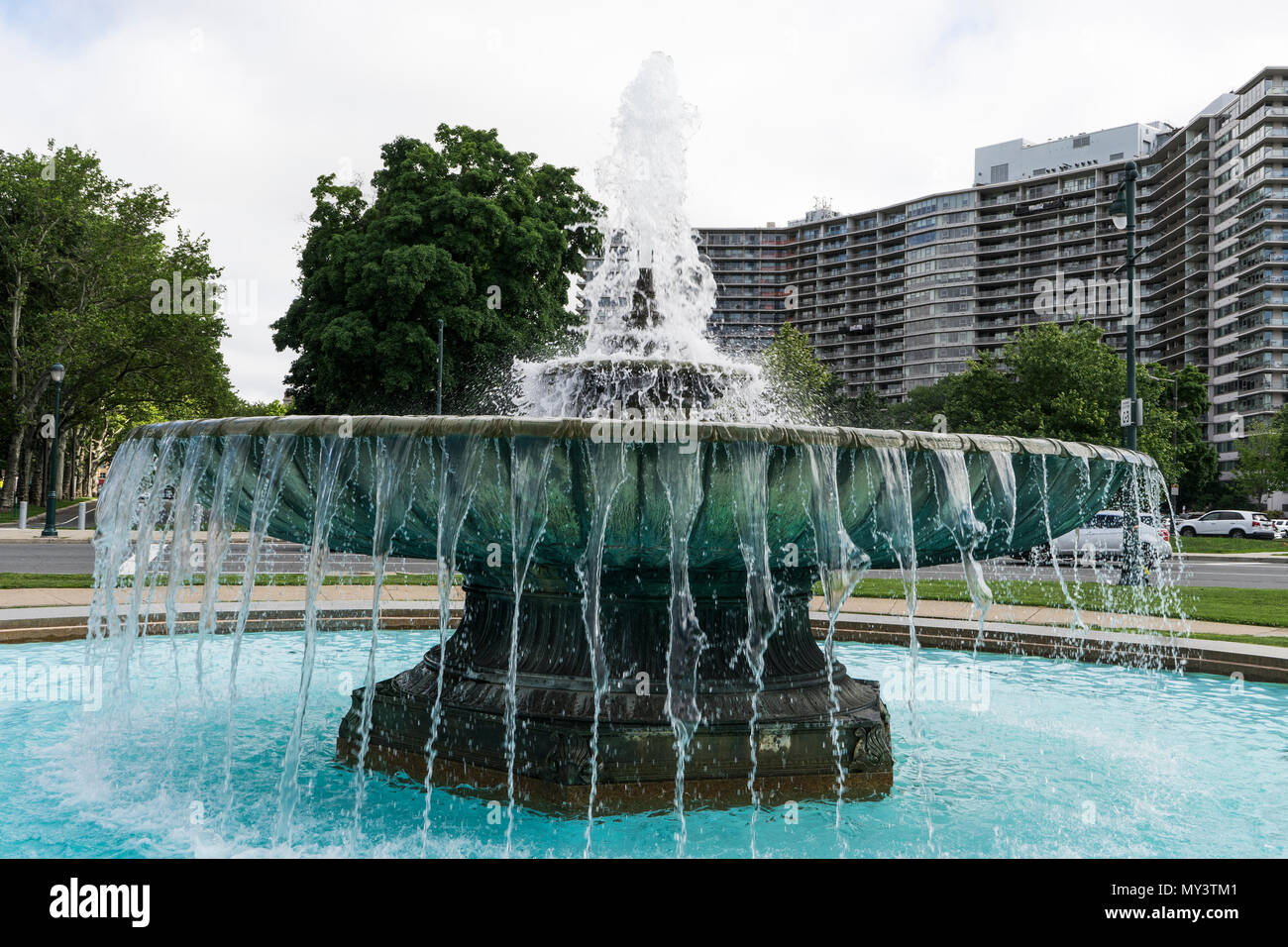 Water fountains in Philadelphia Stock Photo - Alamy