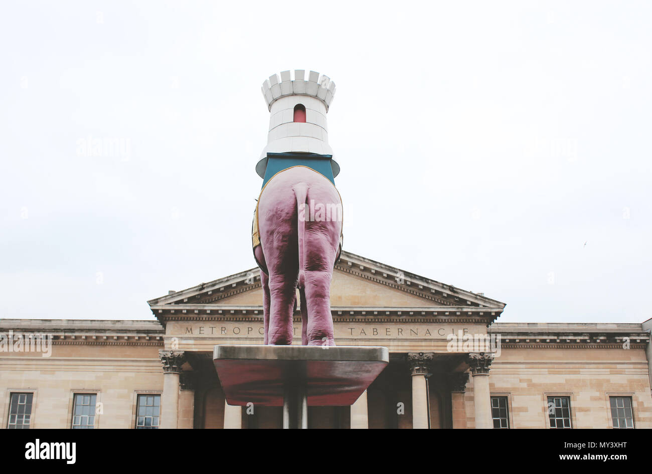 Elephant castle statue elephant castle hi-res stock photography and ...
