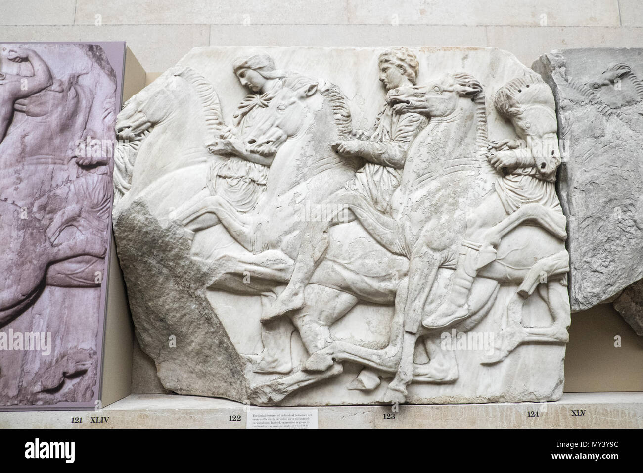 Métopes parthenon hi-res stock photography and images - Alamy