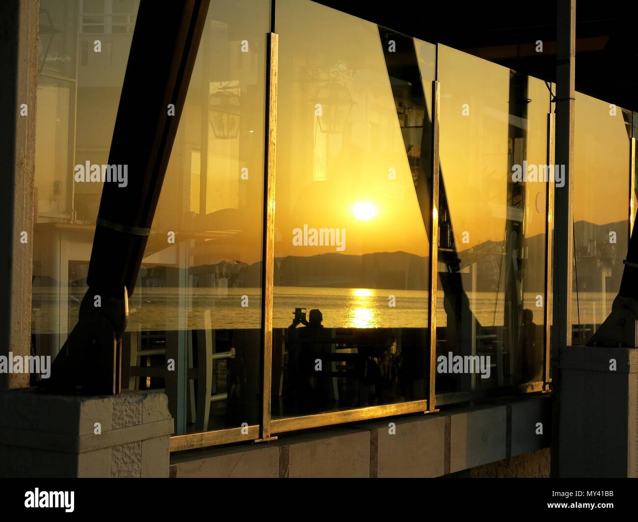 Reflection on windows hi-res stock photography and images - Alamy