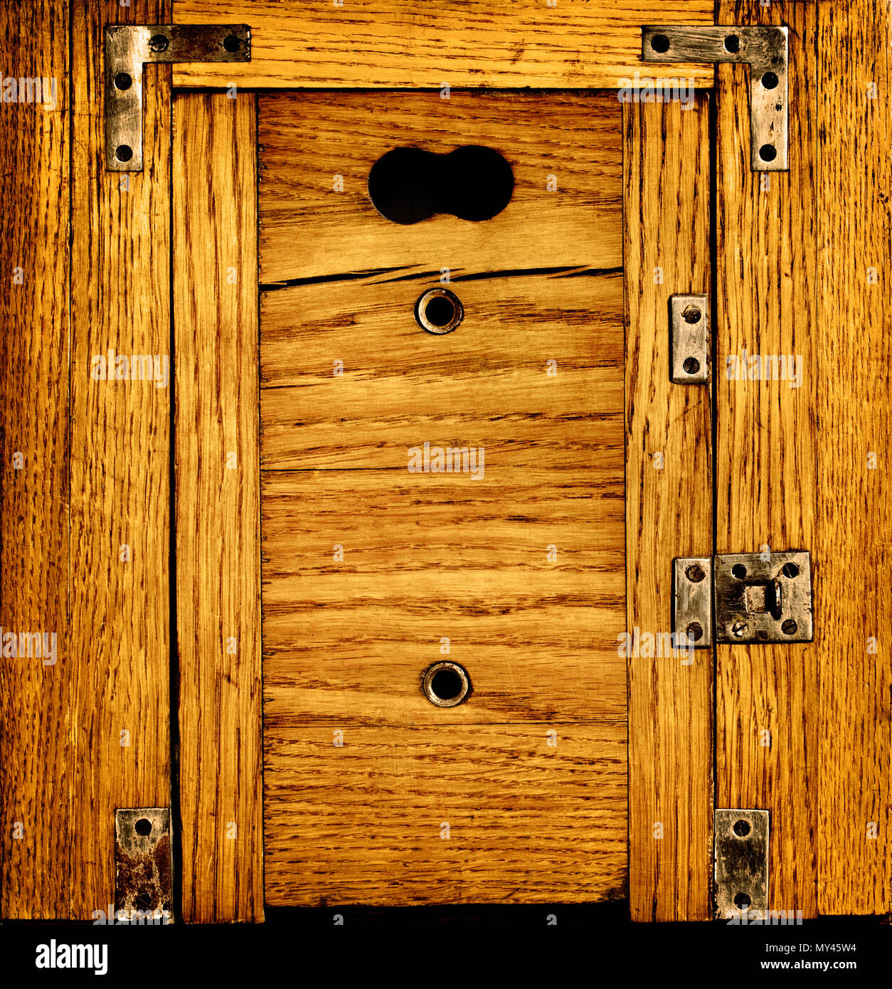 Old wooden camera vintage hi-res stock photography and images - Alamy