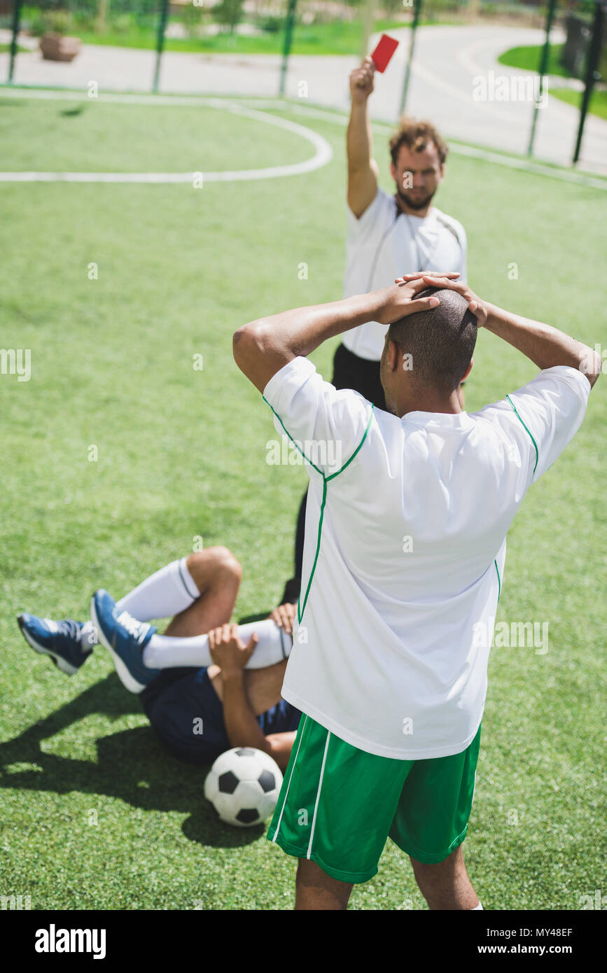 Referee showing red card hi-res stock photography and images - Alamy
