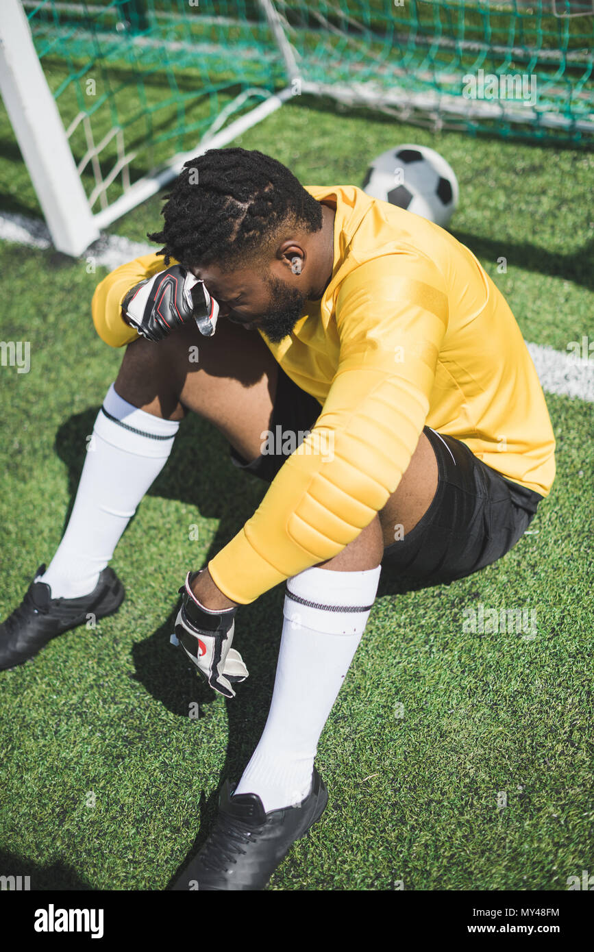 African american sad soccer hi-res stock photography and images - Alamy