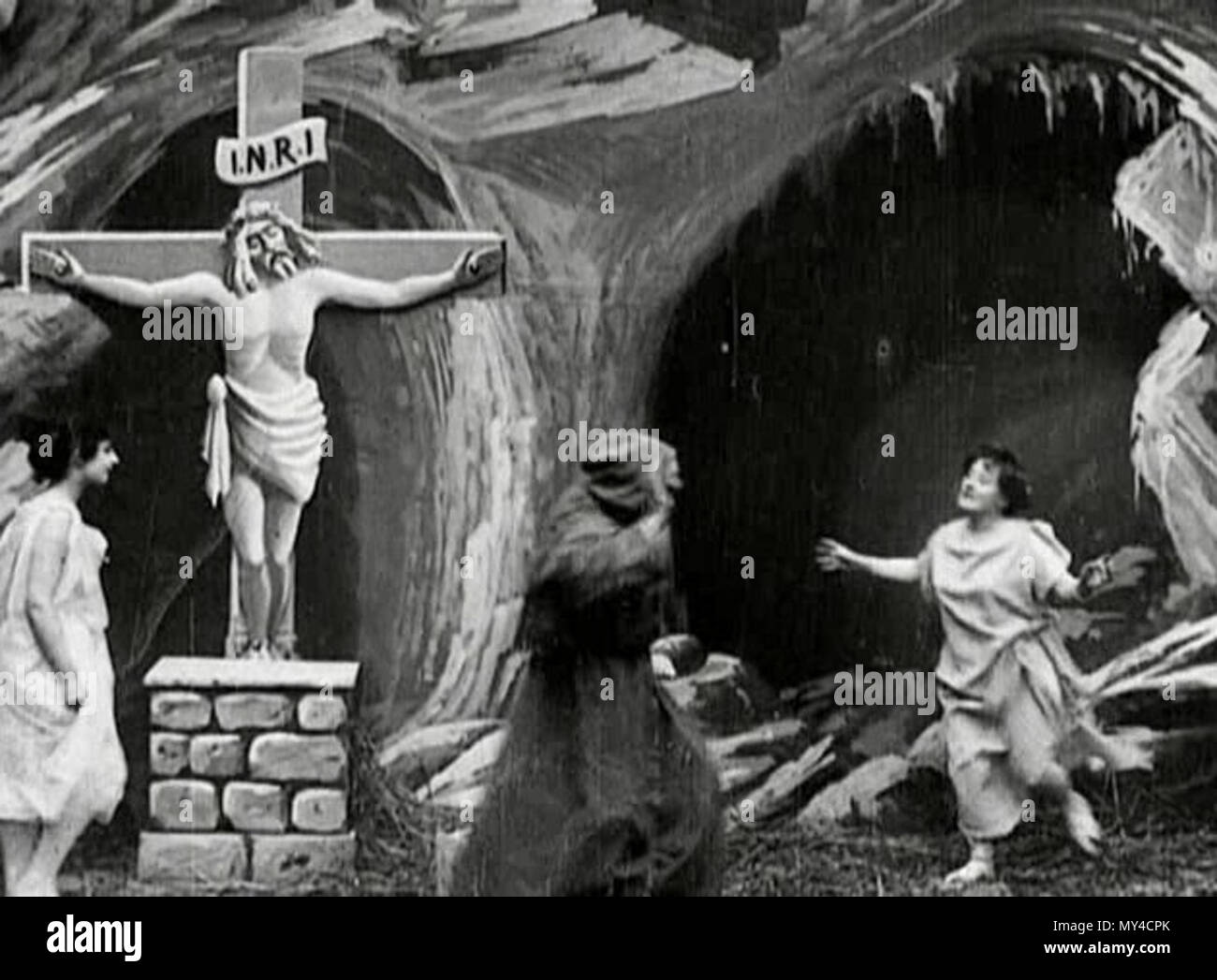 379 Méliès, La tentation de saint Antoine (Star Film 168, 1898 Stock ...