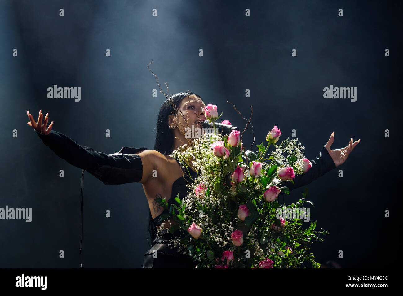 Sevdaliza singer hi-res stock photography and images - Alamy