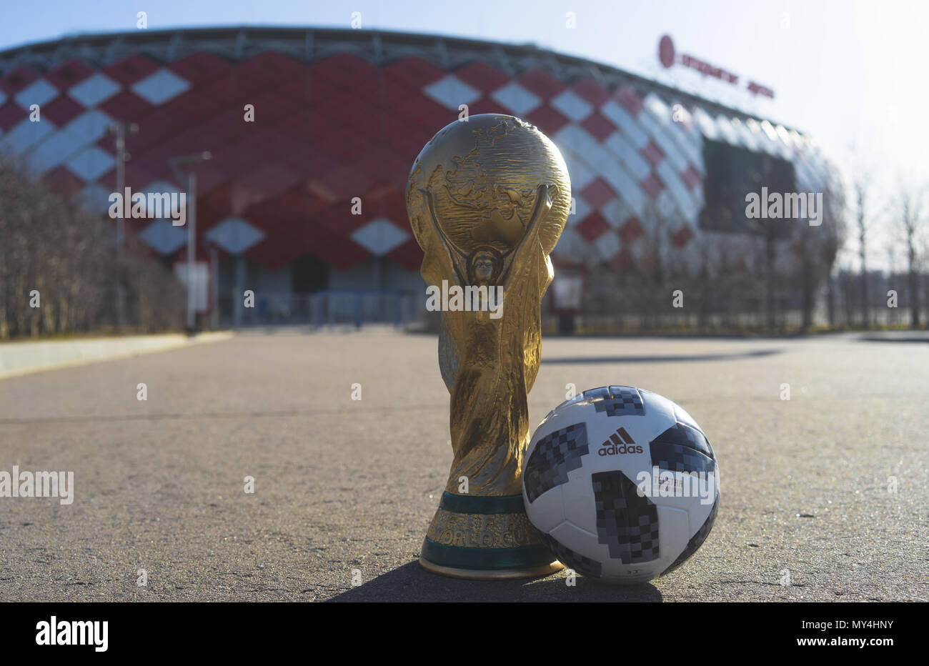Golden ball world cup award trophy hi-res stock photography and images ...