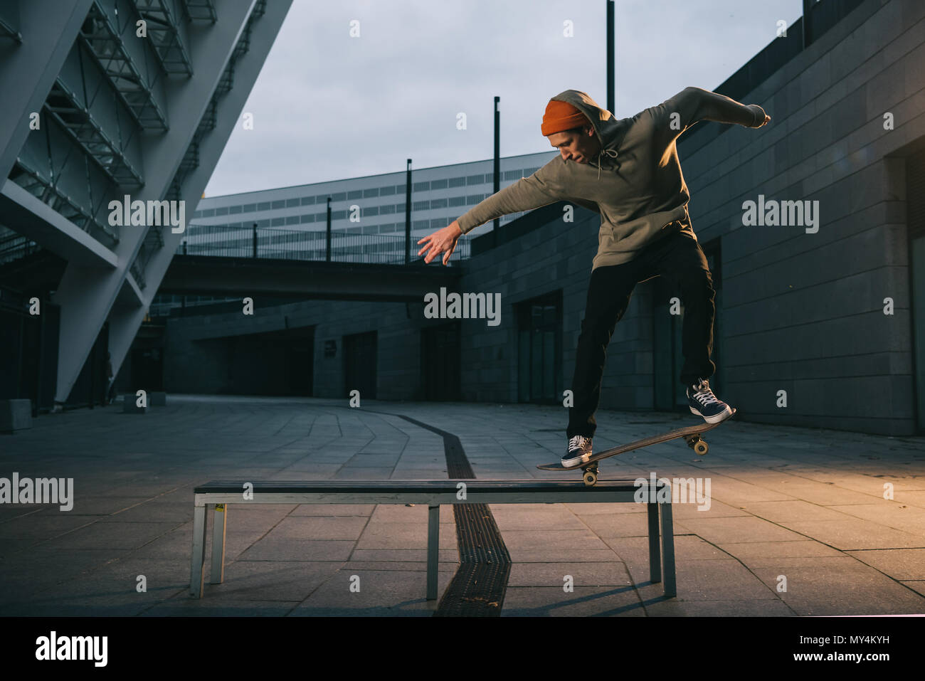 Man balancing on bench hi-res stock photography and images - Alamy