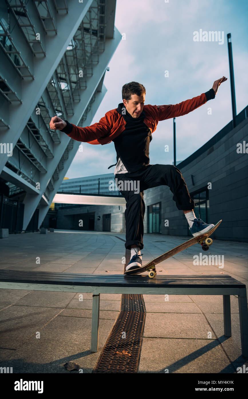Man balancing on bench hi-res stock photography and images - Alamy