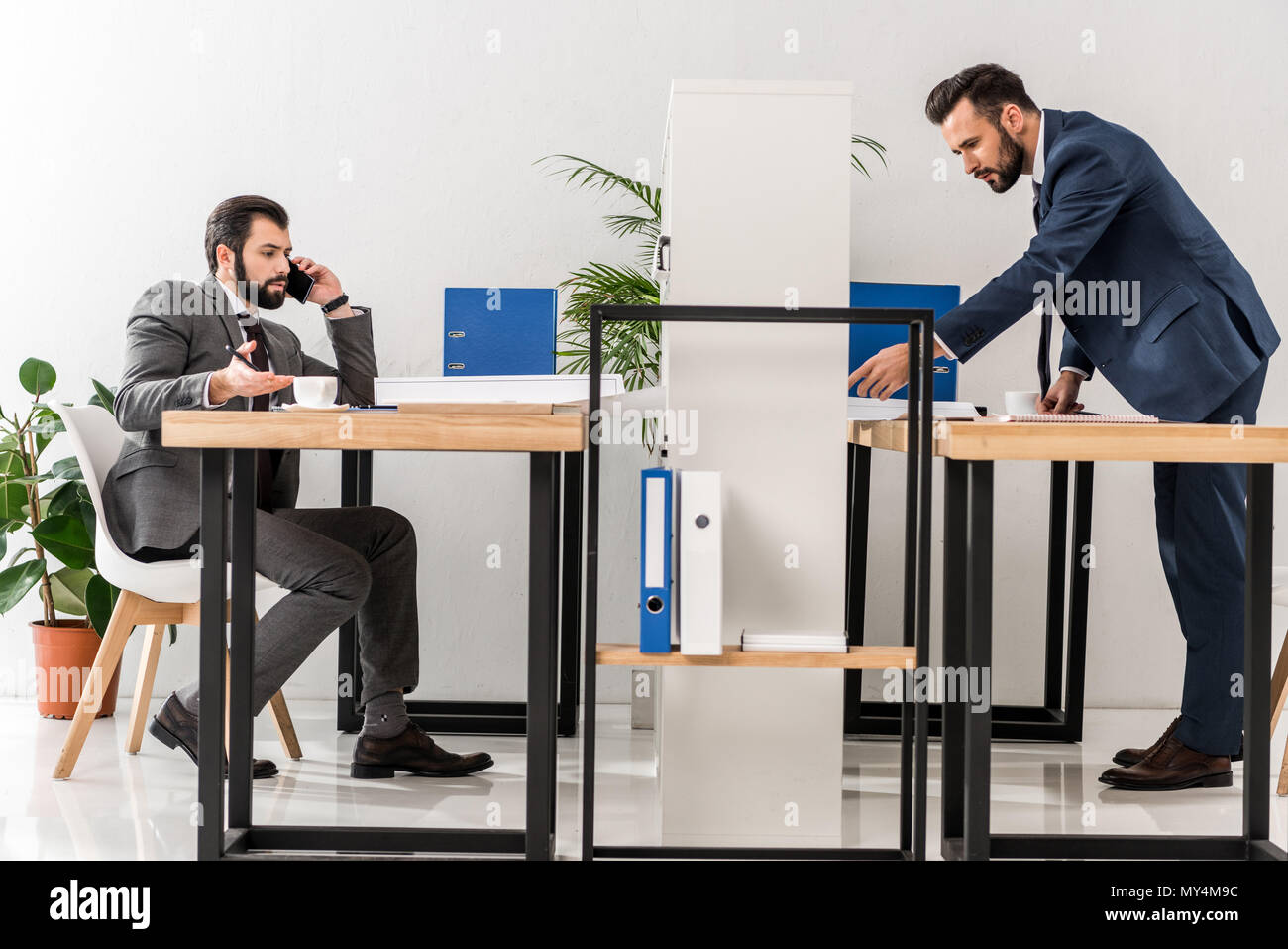 Partition tables hi-res stock photography and images - Alamy