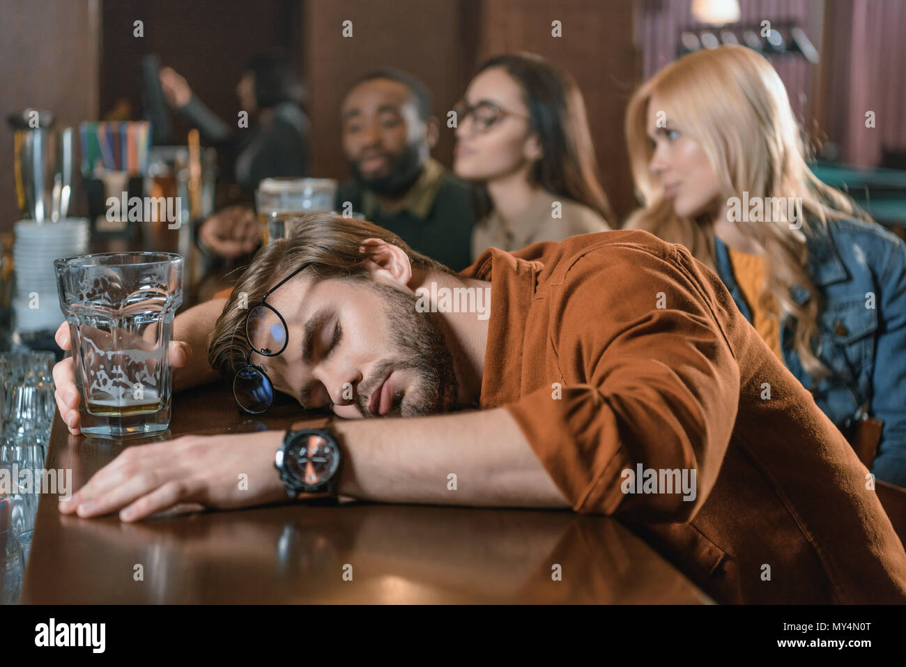 Very drunk girls hi-res stock photography and images - Alamy