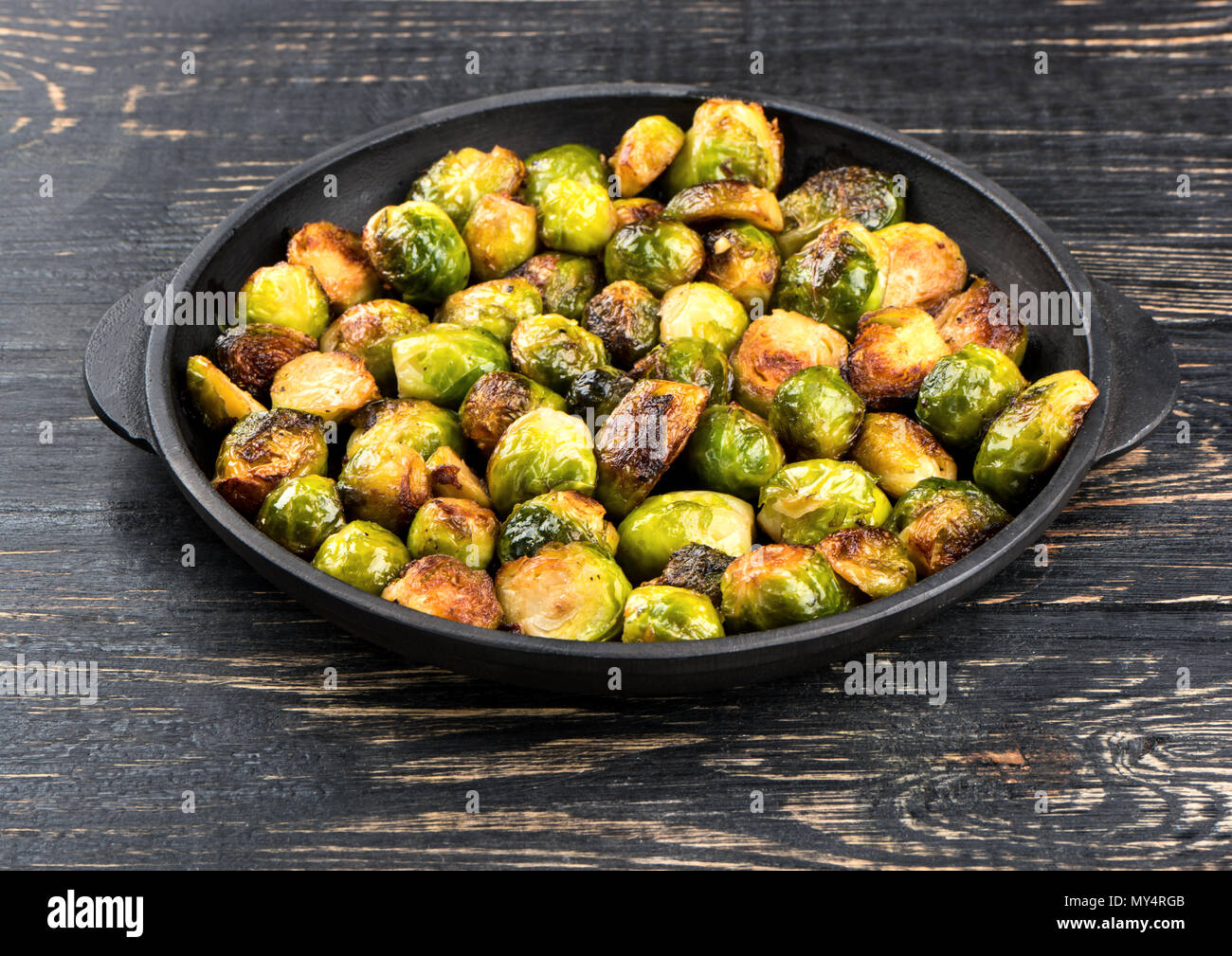 Pan frying brussels sprouts hi-res stock photography and images - Alamy