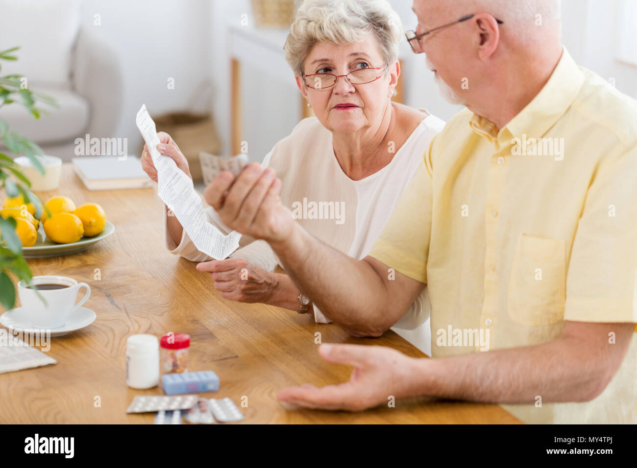 Read the leaflet hi-res stock photography and images - Alamy
