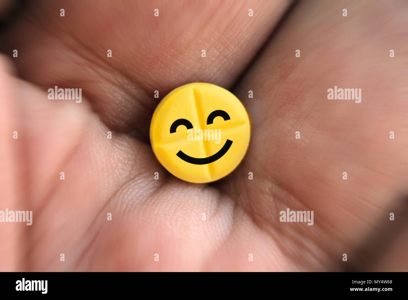 Ecstasy pills hand hi-res stock photography and images - Alamy