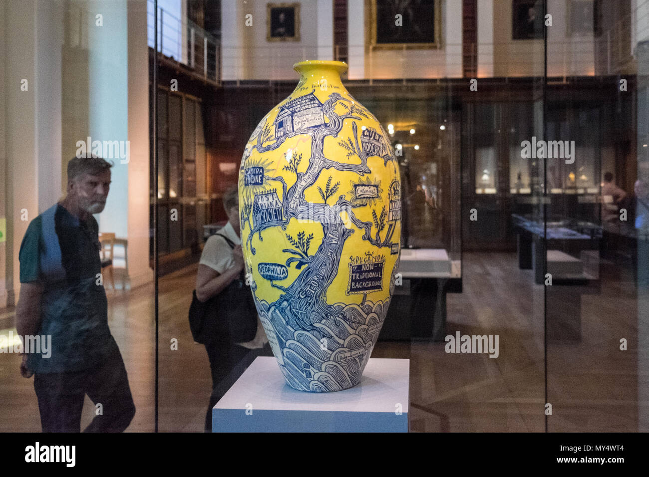 Grayson perry artist hi-res stock photography and images - Alamy